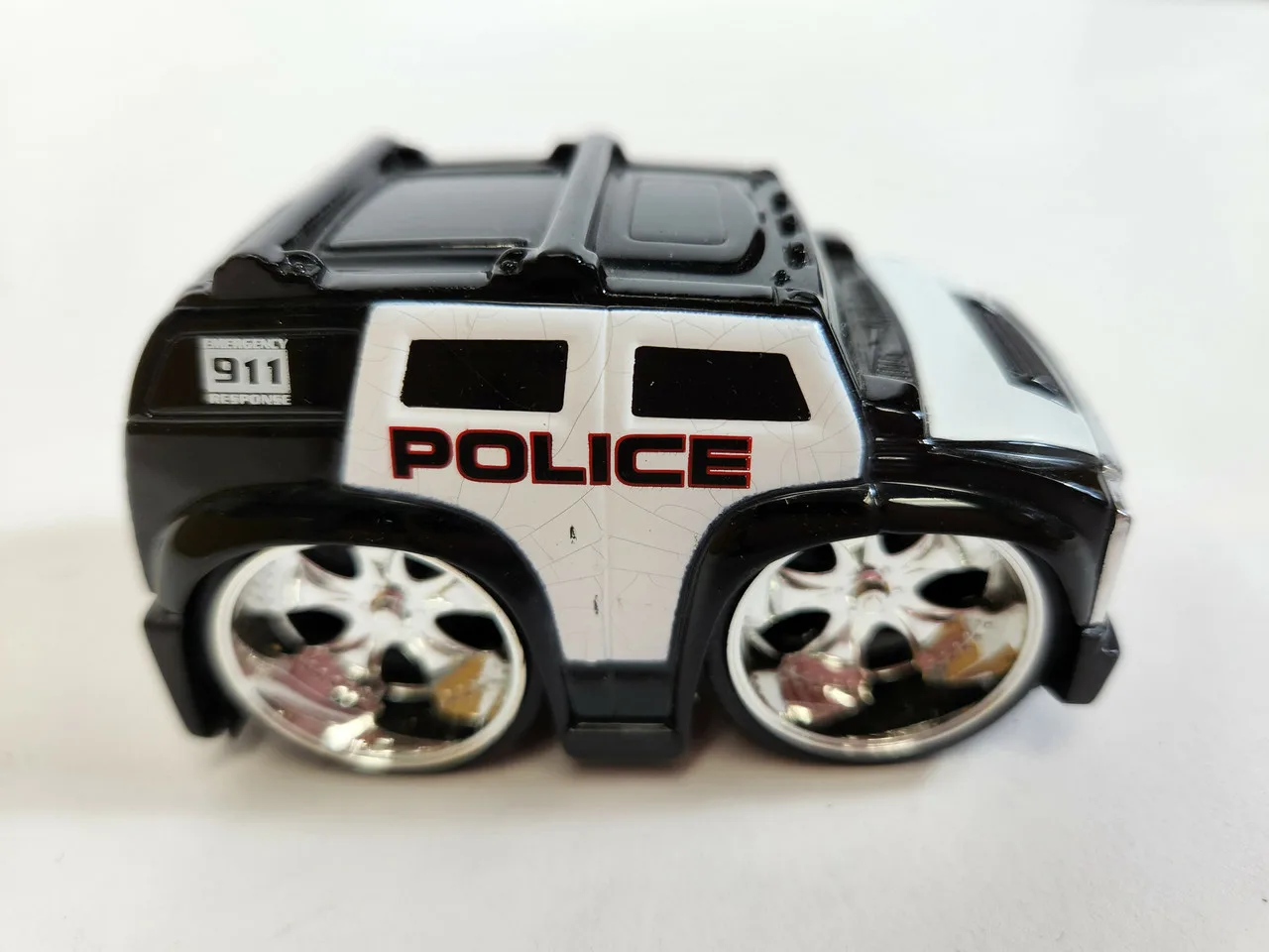 JADA TOYS Police Hummer Pull-back Die-cast Model Car - Father Joe's ...